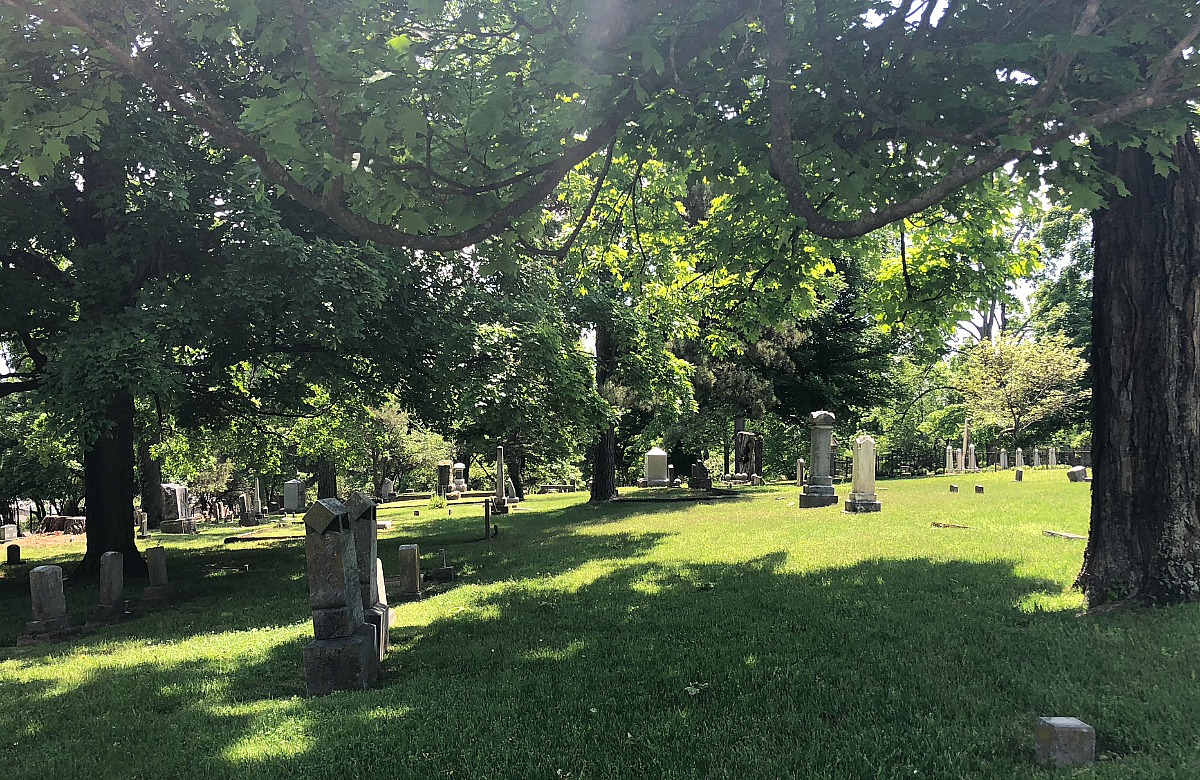 Historic Evergreen Cemetery in Fayetteville | Only In Arkansas